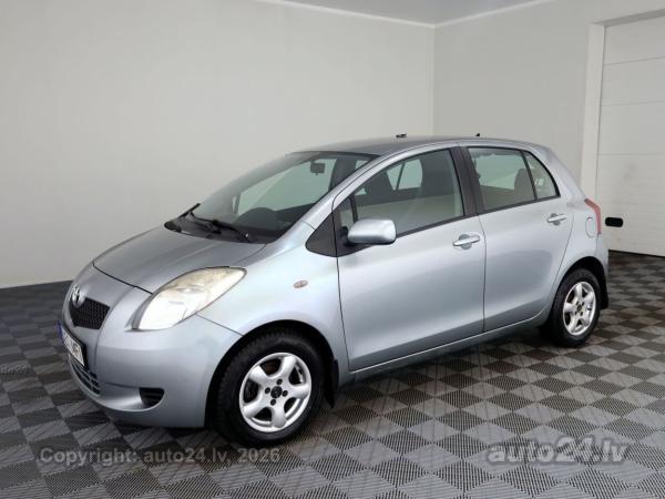 Pelēks Toyota Yaris 2006 Tallina, ar dzinēja tilpumu 1.40 L un nobraukumu 222 tūkst. km par 1699 €, foto 2 vietnē AUTOMOTO.COM.LV