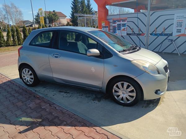 Pelēks Toyota Yaris 2006 Viļņa, ar dzinēja tilpumu 1.30 L un nobraukumu 301 tūkst. km par 1380 €, foto 5 vietnē AUTOMOTO.COM.LV