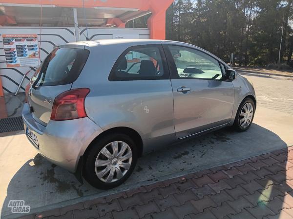 Pelēks Toyota Yaris 2006 Viļņa, ar dzinēja tilpumu 1.30 L un nobraukumu 301 tūkst. km par 1380 €, foto 7 vietnē AUTOMOTO.COM.LV