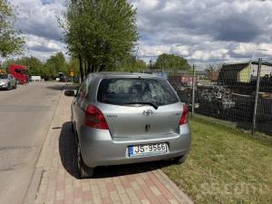 Pelēks Toyota Yaris 2006 Rīga, ar dzinēja tilpumu 1.00 L un nobraukumu 137 tūkst. km par 1450 €, foto 4 vietnē AUTOMOTO.COM.LV