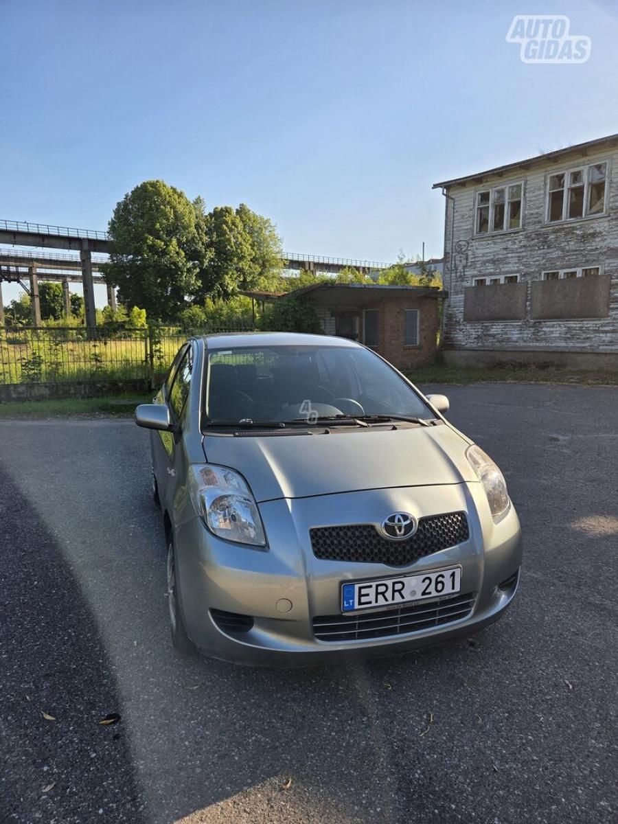 Grey Toyota Yaris 2006 in Silute, with an engine capacity of 1.40 L and mileage of 234 thousand km for 3000 €, photo 1 on AUTOMOTO.COM.LV