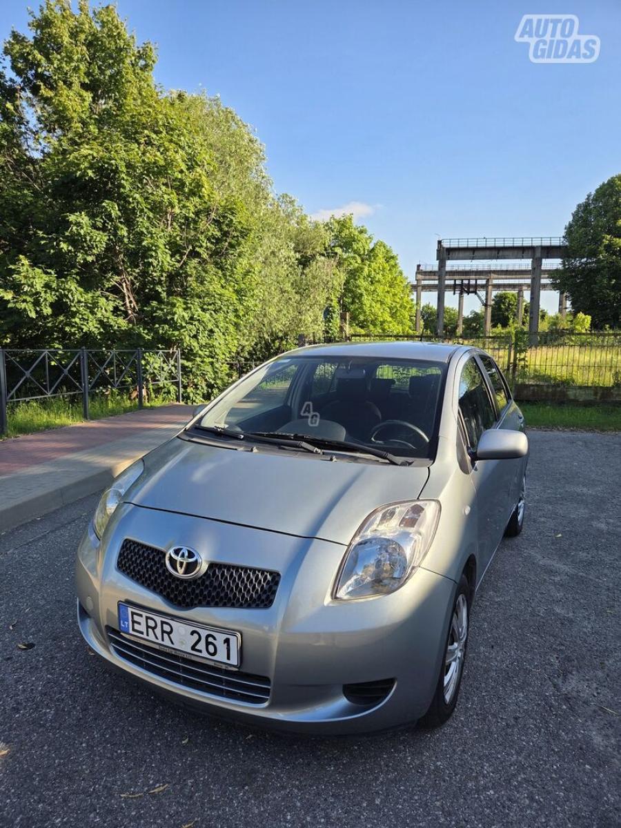 Grey Toyota Yaris 2006 in Silute, with an engine capacity of 1.40 L and mileage of 234 thousand km for 3000 €, photo 3 on AUTOMOTO.COM.LV
