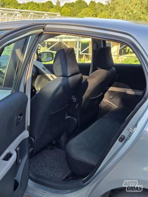 Grey Toyota Yaris 2006 in Silute, with an engine capacity of 1.40 L and mileage of 234 thousand km for 3000 €, photo 13 on AUTOMOTO.COM.LV