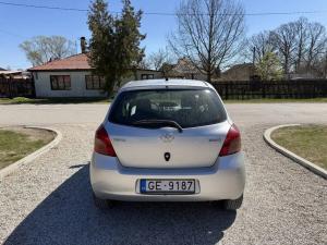 Grey Toyota Yaris 2006 in Ventspils, with an engine capacity of 1.30 L and mileage of 333 thousand km for 1990 €, photo 6 on AUTOMOTO.COM.LV