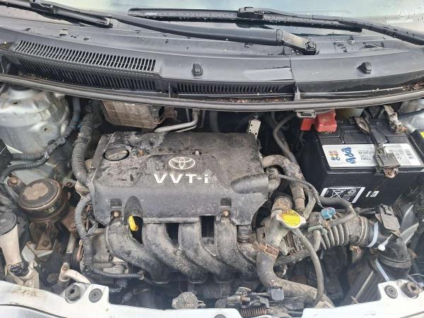 Grey Toyota Yaris 2006 in Kretinga, with an engine capacity of 1.30 L and mileage of 180 thousand km for 1750 €, photo 10 on AUTOMOTO.COM.LV