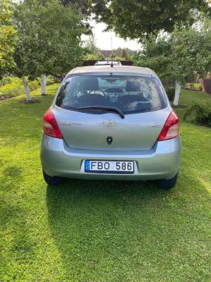 Pelēks Toyota Yaris 2006 Joniškis, ar dzinēja tilpumu 1.36 L un nobraukumu 282 tūkst. km par 2150 €, foto 7 vietnē AUTOMOTO.COM.LV