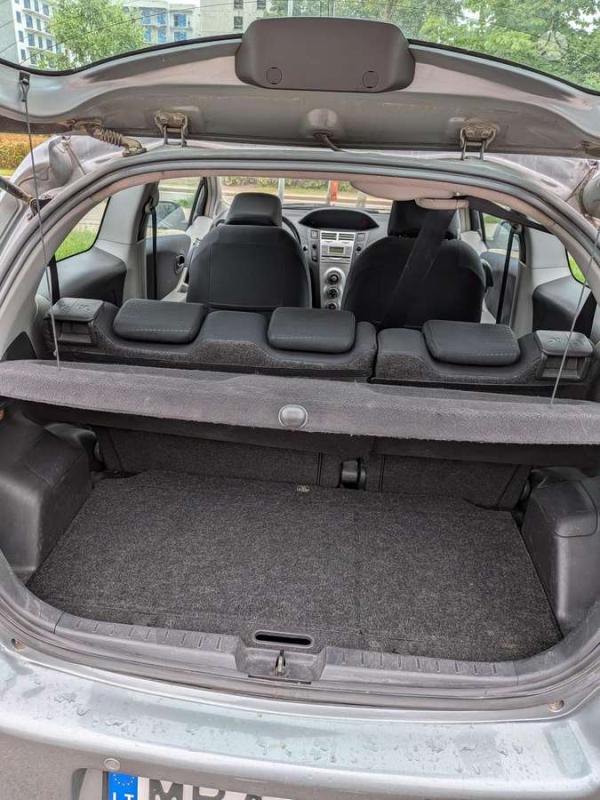 Grey Toyota Yaris 2006 in Vilnius, with an engine capacity of 1.40 L and mileage of 150 thousand km for 1850 €, photo 5 on AUTOMOTO.COM.LV