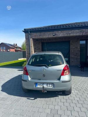 Pelēks Toyota Yaris 2006 Kauņa, ar dzinēja tilpumu 1.36 L un nobraukumu 205 tūkst. km par 1800 €, foto 7 vietnē AUTOMOTO.COM.LV