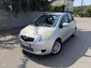 Grey Toyota Yaris 2006 in Kaunas, with an engine capacity of 1.36 L and mileage of 223 thousand km for 1250 €, photo  on AUTOMOTO.COM.LV