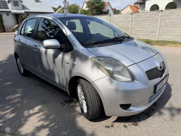 Pelēks Toyota Yaris 2006 Kauņa, ar dzinēja tilpumu 1.36 L un nobraukumu 223 tūkst. km par 1250 €, foto 4 vietnē AUTOMOTO.COM.LV