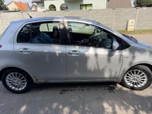Grey Toyota Yaris 2006 in Kaunas, with an engine capacity of 1.36 L and mileage of 223 thousand km for 1250 €, photo 6 on AUTOMOTO.COM.LV