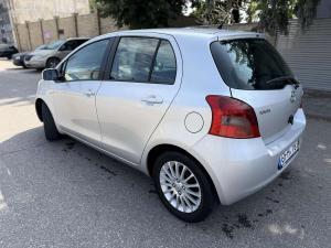 Grey Toyota Yaris 2006 in Kaunas, with an engine capacity of 1.36 L and mileage of 223 thousand km for 1250 €, photo 9 on AUTOMOTO.COM.LV