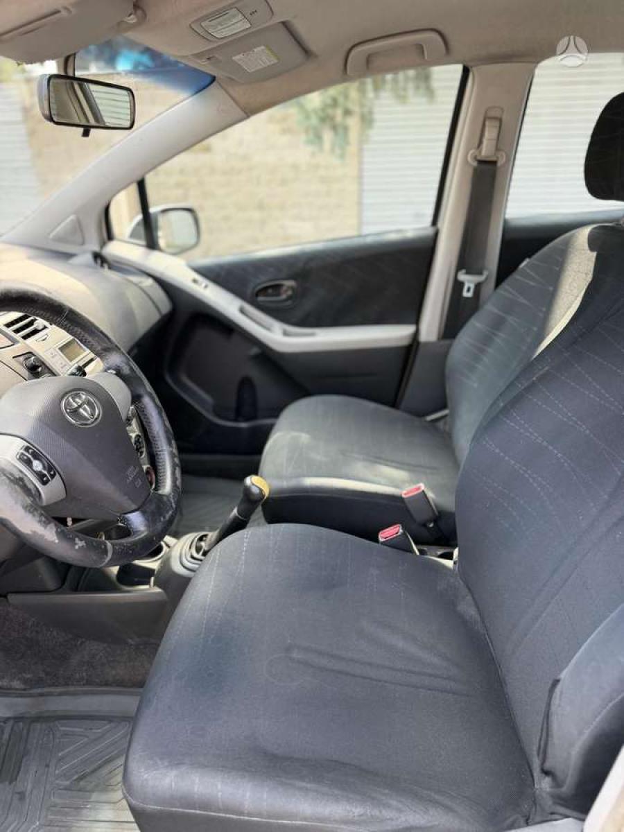 Grey Toyota Yaris 2006 in Kaunas, with an engine capacity of 1.36 L and mileage of 223 thousand km for 1250 €, photo 19 on AUTOMOTO.COM.LV