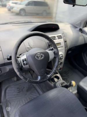 Grey Toyota Yaris 2006 in Kaunas, with an engine capacity of 1.36 L and mileage of 223 thousand km for 1250 €, photo 20 on AUTOMOTO.COM.LV