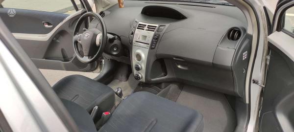 Grey Toyota Yaris 2006 in Kaunas, with an engine capacity of 1.30 L and mileage of 129 thousand km for 2300 €, photo 7 on AUTOMOTO.COM.LV
