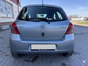 Pelēks Toyota Yaris 2006 Klaipėda, ar dzinēja tilpumu 1.30 L un nobraukumu 173 tūkst. km par 3100 €, foto 5 vietnē AUTOMOTO.COM.LV