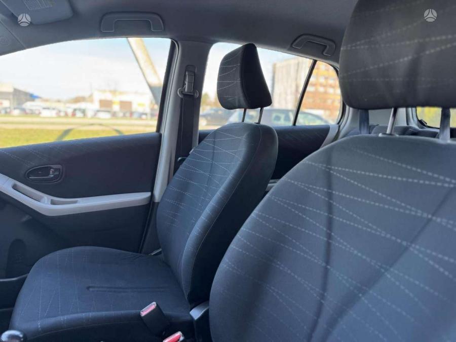 Pelēks Toyota Yaris 2006 Klaipėda, ar dzinēja tilpumu 1.30 L un nobraukumu 173 tūkst. km par 3100 €, foto 8 vietnē AUTOMOTO.COM.LV