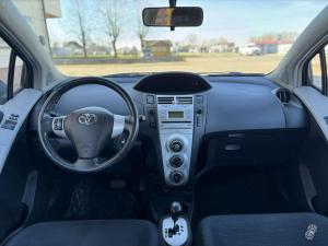 Pelēks Toyota Yaris 2006 Klaipėda, ar dzinēja tilpumu 1.30 L un nobraukumu 173 tūkst. km par 3100 €, foto 9 vietnē AUTOMOTO.COM.LV