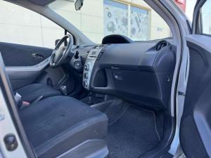Pelēks Toyota Yaris 2006 Klaipėda, ar dzinēja tilpumu 1.30 L un nobraukumu 173 tūkst. km par 3100 €, foto 14 vietnē AUTOMOTO.COM.LV