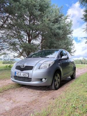 Pelēks Toyota Yaris 2006 Viļņa, ar dzinēja tilpumu 1.36 L un nobraukumu 284 tūkst. km par 1690 €, foto 5 vietnē AUTOMOTO.COM.LV