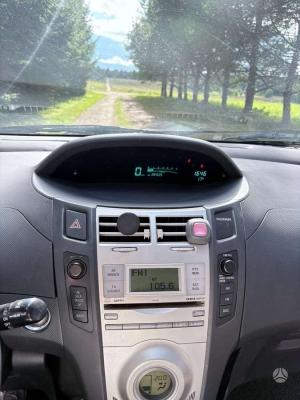 Pelēks Toyota Yaris 2006 Viļņa, ar dzinēja tilpumu 1.36 L un nobraukumu 284 tūkst. km par 1690 €, foto 10 vietnē AUTOMOTO.COM.LV