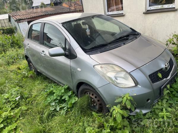 Pelēks Toyota Yaris 2006 Rīga, ar dzinēja tilpumu 1.40 L un nobraukumu 250 tūkst. km par 650 €, foto 3 vietnē AUTOMOTO.COM.LV