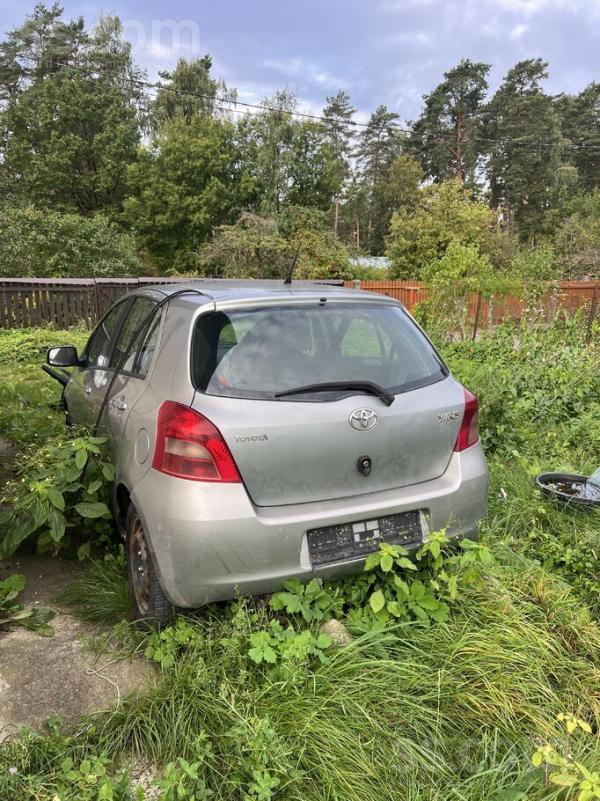 Pelēks Toyota Yaris 2006 Rīga, ar dzinēja tilpumu 1.40 L un nobraukumu 250 tūkst. km par 650 €, foto 4 vietnē AUTOMOTO.COM.LV