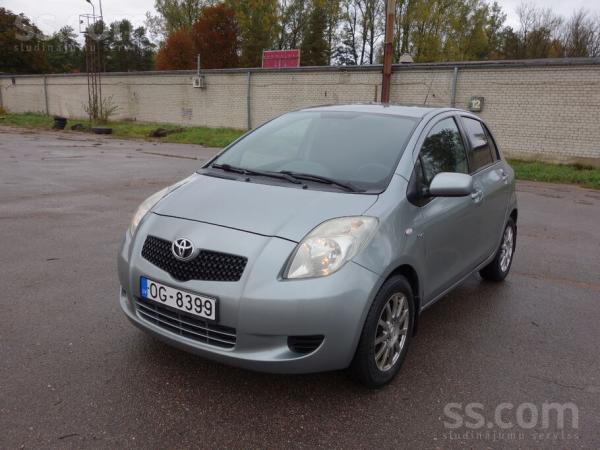 Pelēks Toyota Yaris 2007 Rīga, ar dzinēja tilpumu 1.40 L un nobraukumu 0 tūkst. km par 2150 €, foto 2 vietnē AUTOMOTO.COM.LV