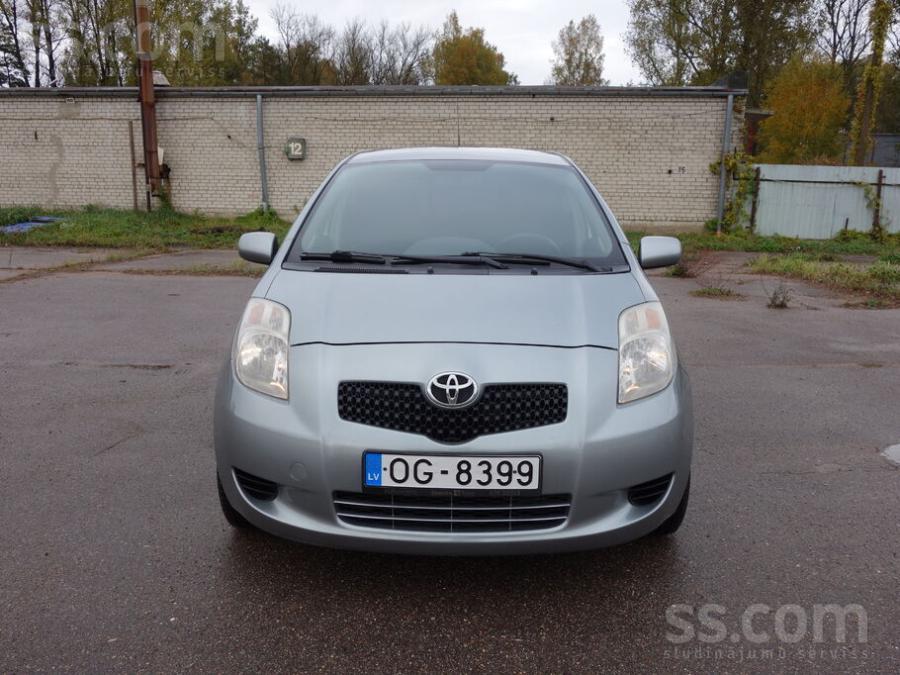 Pelēks Toyota Yaris 2007 Rīga, ar dzinēja tilpumu 1.40 L un nobraukumu 0 tūkst. km par 2150 €, foto 3 vietnē AUTOMOTO.COM.LV