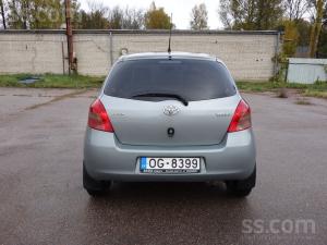 Pelēks Toyota Yaris 2007 Rīga, ar dzinēja tilpumu 1.40 L un nobraukumu 0 tūkst. km par 2150 €, foto 4 vietnē AUTOMOTO.COM.LV