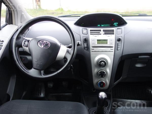 Pelēks Toyota Yaris 2007 Rīga, ar dzinēja tilpumu 1.40 L un nobraukumu 0 tūkst. km par 2150 €, foto 8 vietnē AUTOMOTO.COM.LV