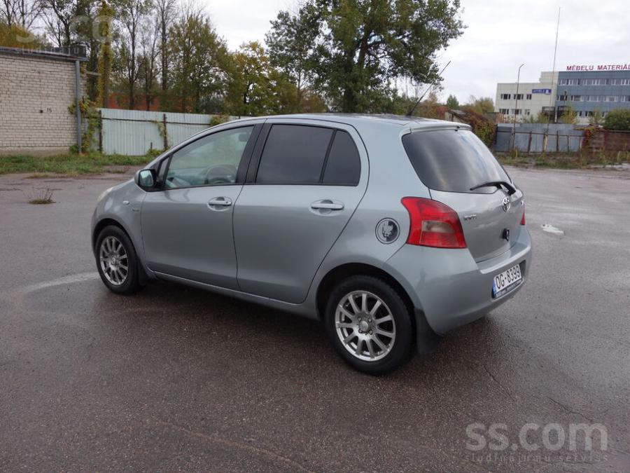 Pelēks Toyota Yaris 2007 Rīga, ar dzinēja tilpumu 1.40 L un nobraukumu 0 tūkst. km par 2150 €, foto 13 vietnē AUTOMOTO.COM.LV