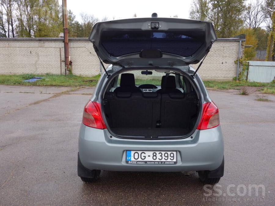 Pelēks Toyota Yaris 2007 Rīga, ar dzinēja tilpumu 1.40 L un nobraukumu 0 tūkst. km par 2150 €, foto 22 vietnē AUTOMOTO.COM.LV