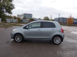 Pelēks Toyota Yaris 2007 Rīga, ar dzinēja tilpumu 1.40 L un nobraukumu 0 tūkst. km par 2150 €, foto 25 vietnē AUTOMOTO.COM.LV