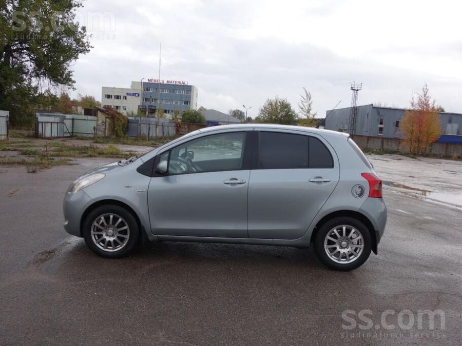 Pelēks Toyota Yaris 2007 Rīga, ar dzinēja tilpumu 1.40 L un nobraukumu 0 tūkst. km par 2150 €, foto 25 vietnē AUTOMOTO.COM.LV