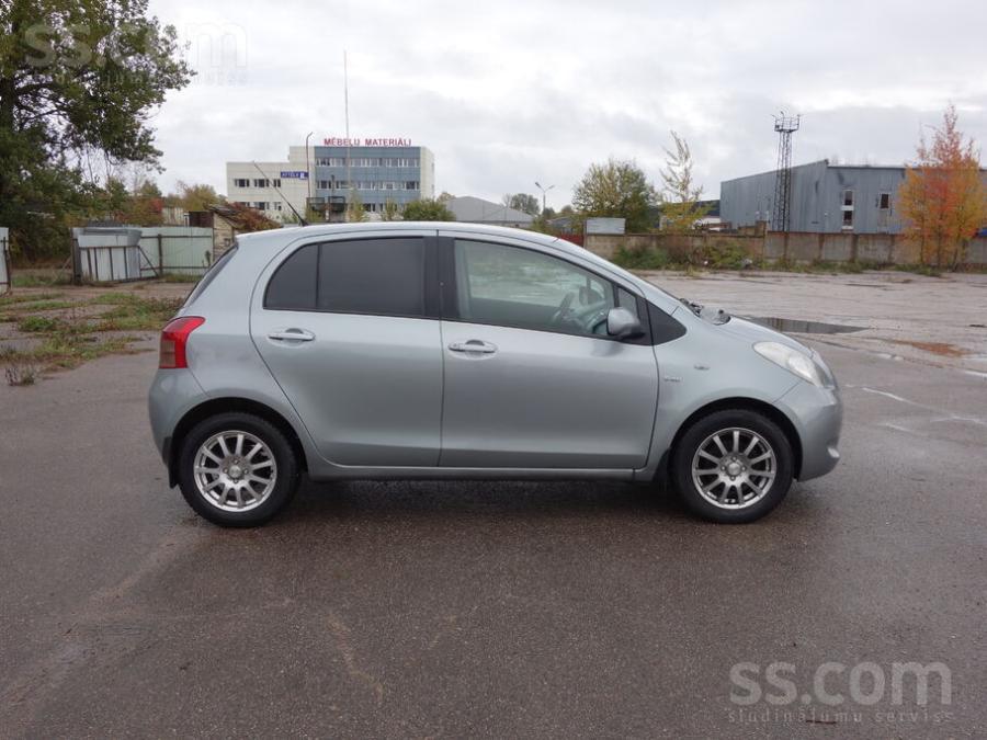Pelēks Toyota Yaris 2007 Rīga, ar dzinēja tilpumu 1.40 L un nobraukumu 0 tūkst. km par 2150 €, foto 26 vietnē AUTOMOTO.COM.LV