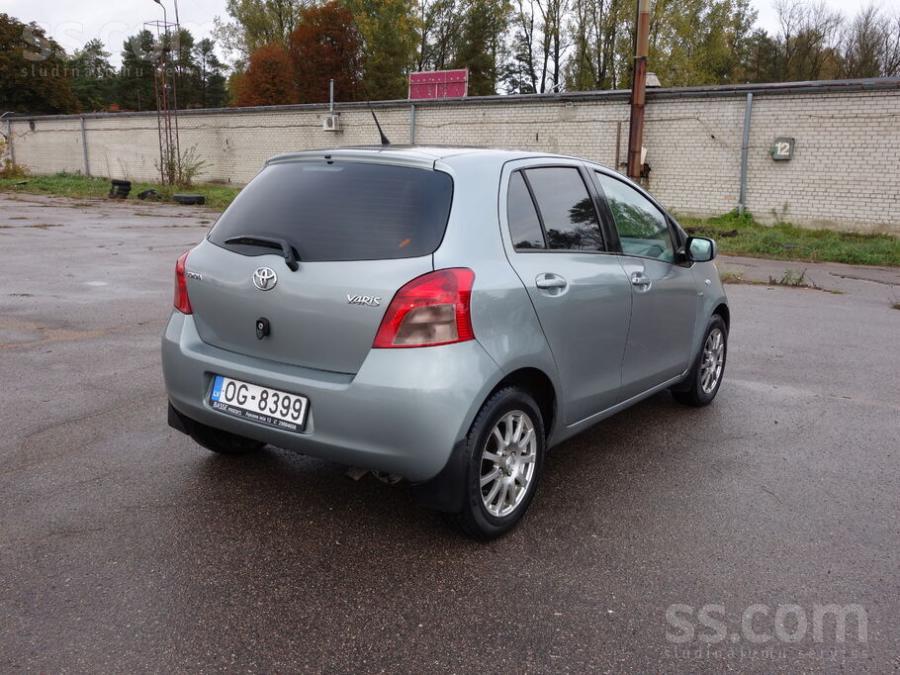 Pelēks Toyota Yaris 2007 Rīga, ar dzinēja tilpumu 1.40 L un nobraukumu 0 tūkst. km par 2150 €, foto 27 vietnē AUTOMOTO.COM.LV