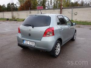 Pelēks Toyota Yaris 2007 Rīga, ar dzinēja tilpumu 1.40 L un nobraukumu 0 tūkst. km par 2150 €, foto 33 vietnē AUTOMOTO.COM.LV