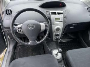 Pelēks Toyota Yaris 2007 Kauņa, ar dzinēja tilpumu 1.36 L un nobraukumu 280 tūkst. km par 1300 €, foto 10 vietnē AUTOMOTO.COM.LV