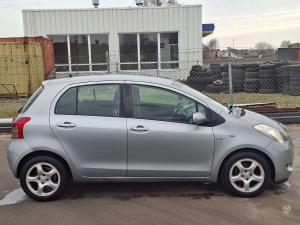 Grey Toyota Yaris 2007 in Silute, with an engine capacity of 1.40 L and mileage of 250 thousand km for 2500 €, photo 3 on AUTOMOTO.COM.LV