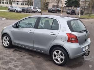 Grey Toyota Yaris 2007 in Silute, with an engine capacity of 1.40 L and mileage of 250 thousand km for 2500 €, photo 5 on AUTOMOTO.COM.LV