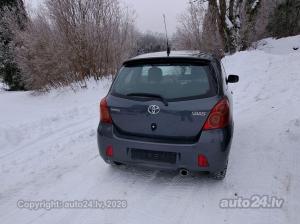 Pelēks Toyota Yaris 2007 Tallina, ar dzinēja tilpumu 1.80 L un nobraukumu 192 tūkst. km par 2500 €, foto 3 vietnē AUTOMOTO.COM.LV