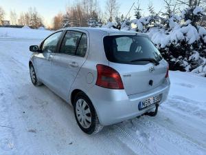 Grey Toyota Yaris 2007 in Vilnius, with an engine capacity of 1.36 L and mileage of 190 thousand km for 2450 €, photo 3 on AUTOMOTO.COM.LV