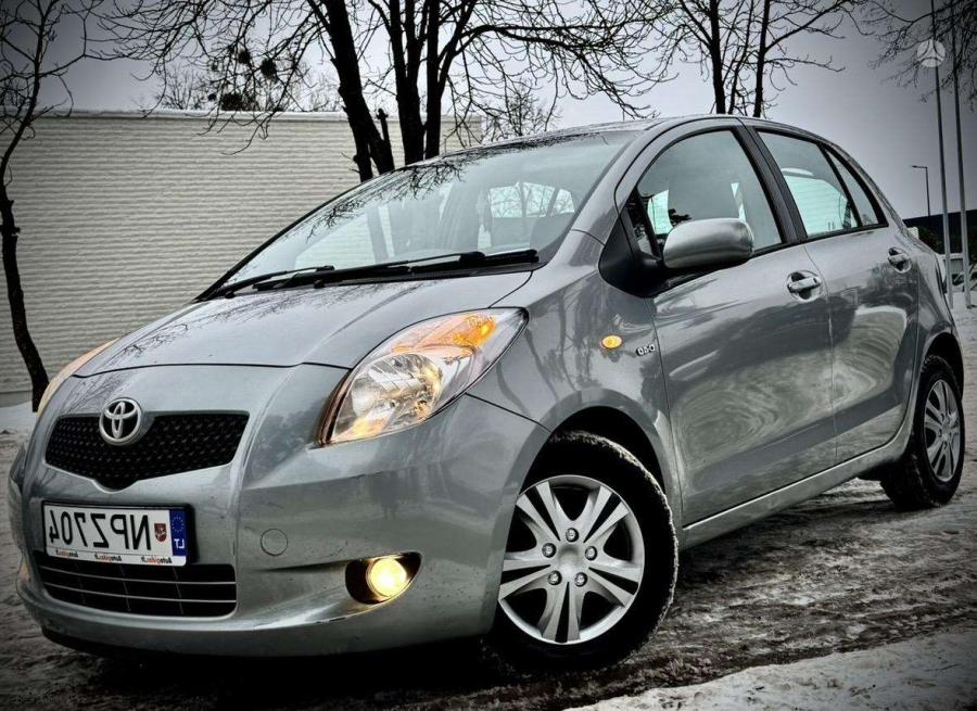 Pelēks Toyota Yaris 2007 Alīta, ar dzinēja tilpumu 1.40 L un nobraukumu 245 tūkst. km par 3599 €, foto 6 vietnē AUTOMOTO.COM.LV