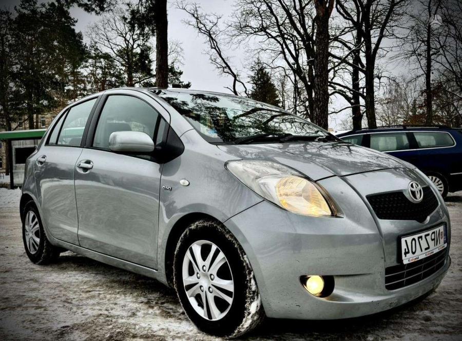 Pelēks Toyota Yaris 2007 Alīta, ar dzinēja tilpumu 1.40 L un nobraukumu 245 tūkst. km par 3599 €, foto 17 vietnē AUTOMOTO.COM.LV