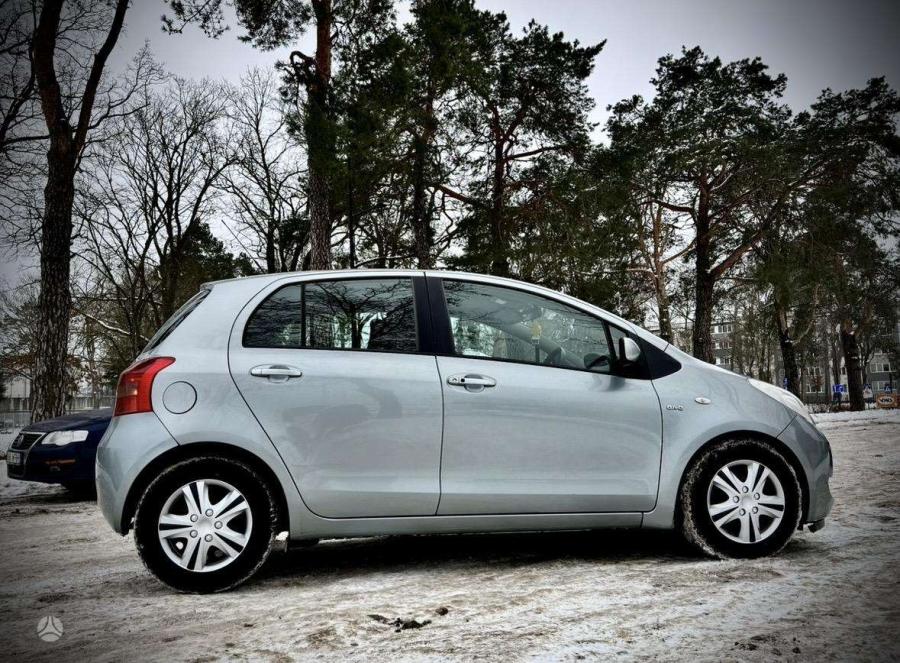 Pelēks Toyota Yaris 2007 Alīta, ar dzinēja tilpumu 1.40 L un nobraukumu 245 tūkst. km par 3599 €, foto 19 vietnē AUTOMOTO.COM.LV
