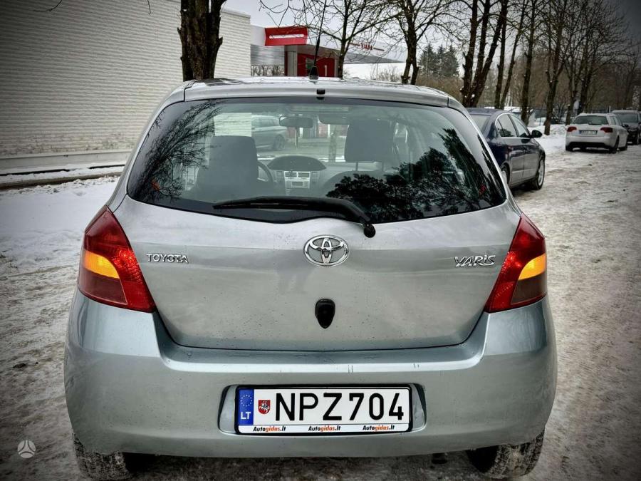Pelēks Toyota Yaris 2007 Alīta, ar dzinēja tilpumu 1.40 L un nobraukumu 245 tūkst. km par 3599 €, foto 31 vietnē AUTOMOTO.COM.LV
