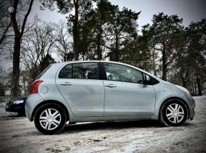 Pelēks Toyota Yaris 2007 Alīta, ar dzinēja tilpumu 1.40 L un nobraukumu 245 tūkst. km par 3599 €, foto 40 vietnē AUTOMOTO.COM.LV