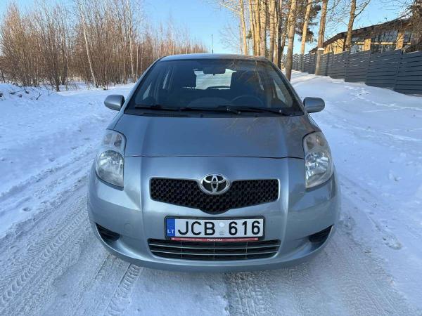 Grey Toyota Yaris 2007 in Vilnius, with an engine capacity of 1.30 L and mileage of 210 thousand km for 1900 €, photo 5 on AUTOMOTO.COM.LV