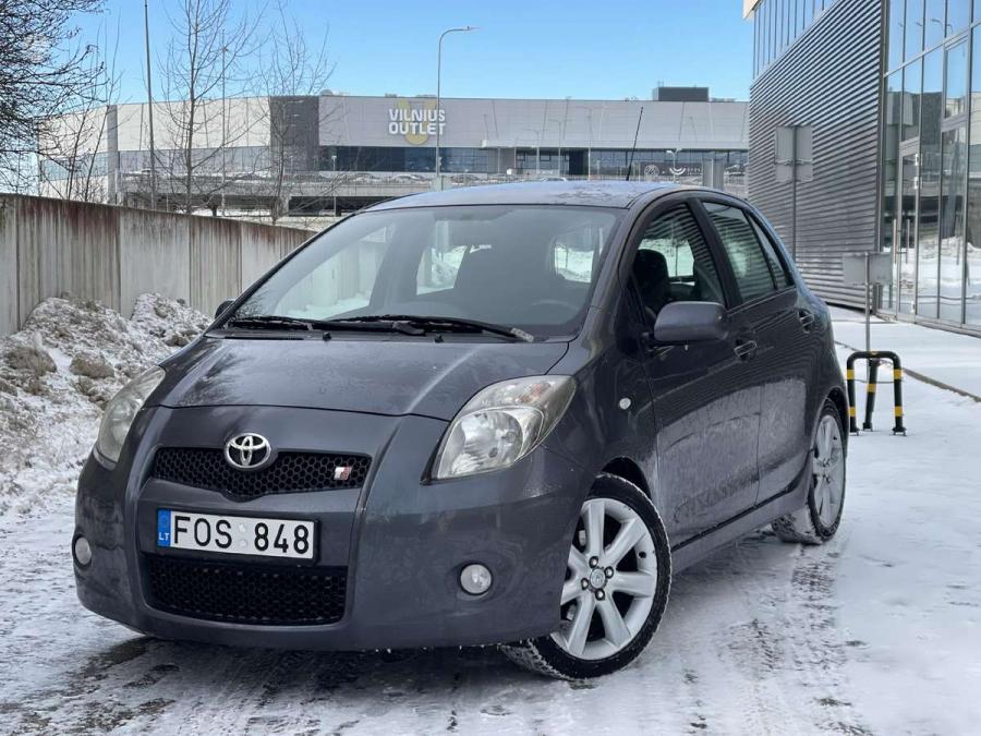 Grey Toyota Yaris 2007 in Vilnius, with an engine capacity of 1.80 L and mileage of 149 thousand km for 3999 €, photo 1 on AUTOMOTO.COM.LV